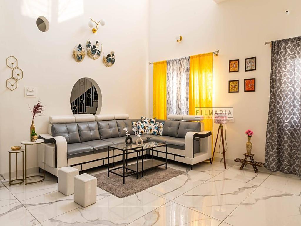 House678 - Colorful Shooting House With Garden for Film Shoots ...