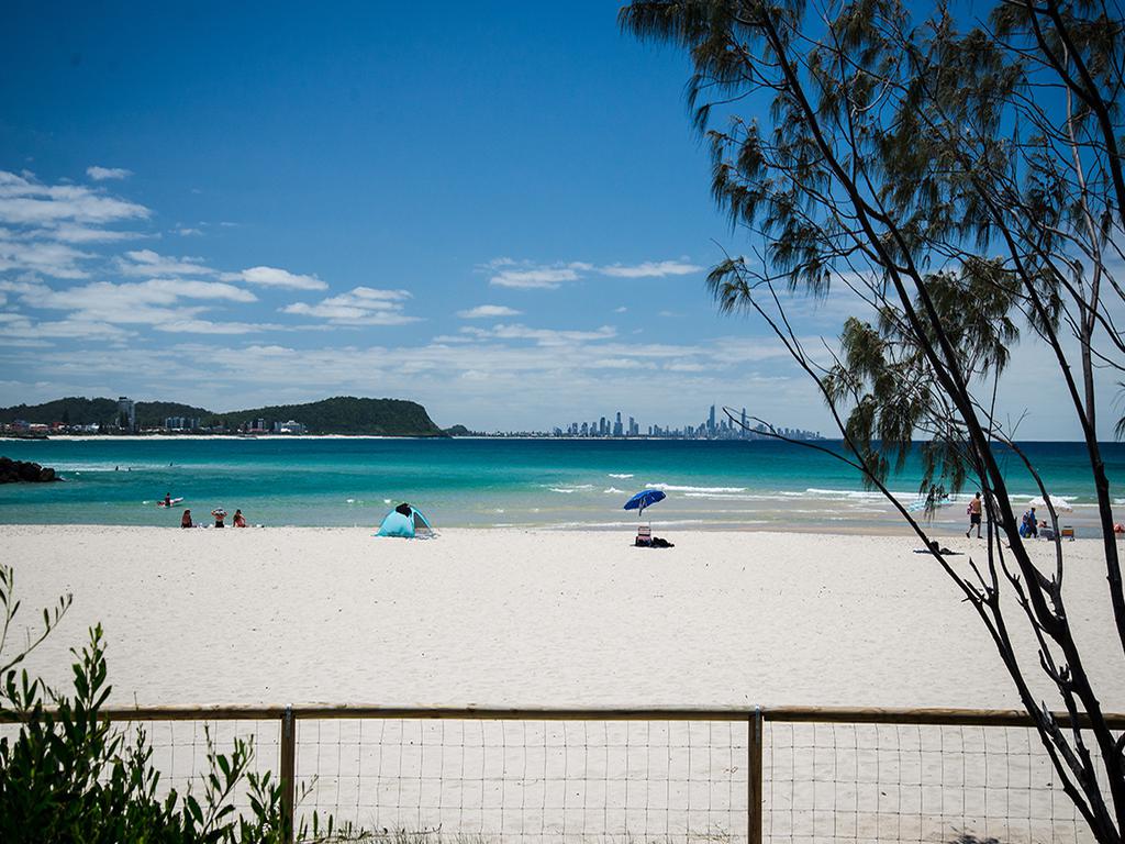 Filming at Currumbin Beach| Filmapia - real sites . reel sites