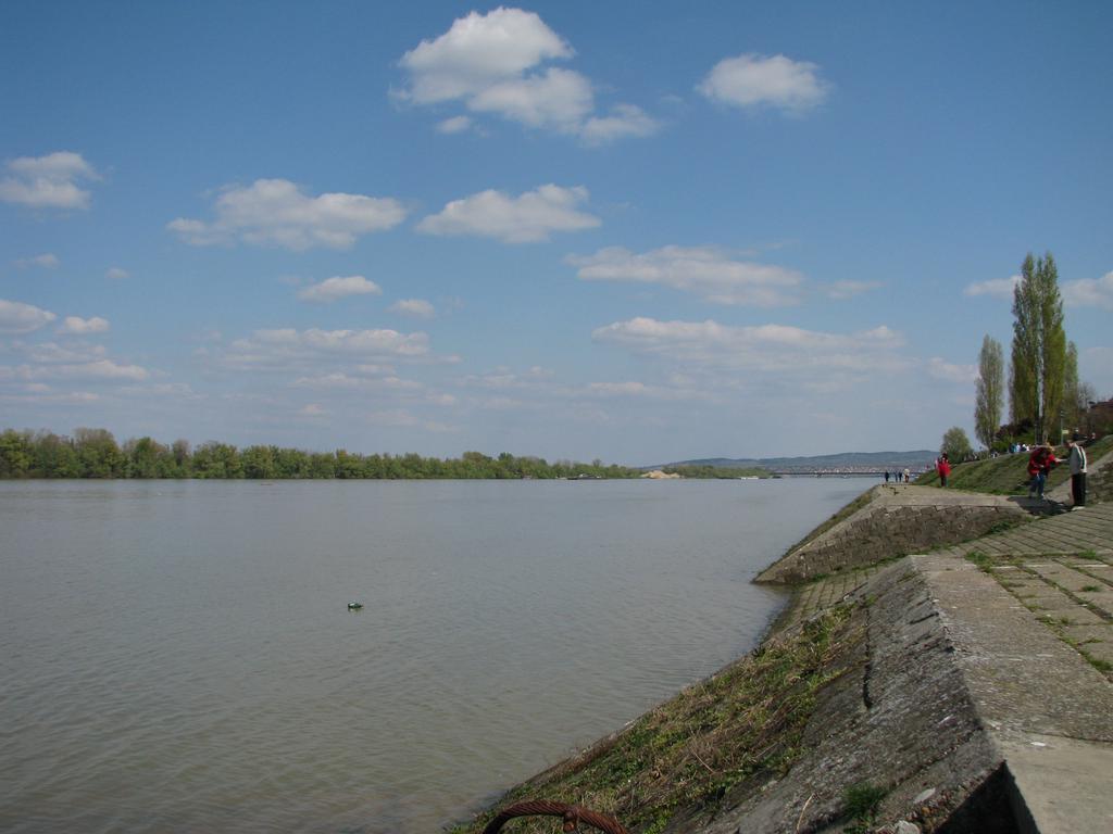 Filming at River Danube| Filmapia - real sites . reel sites