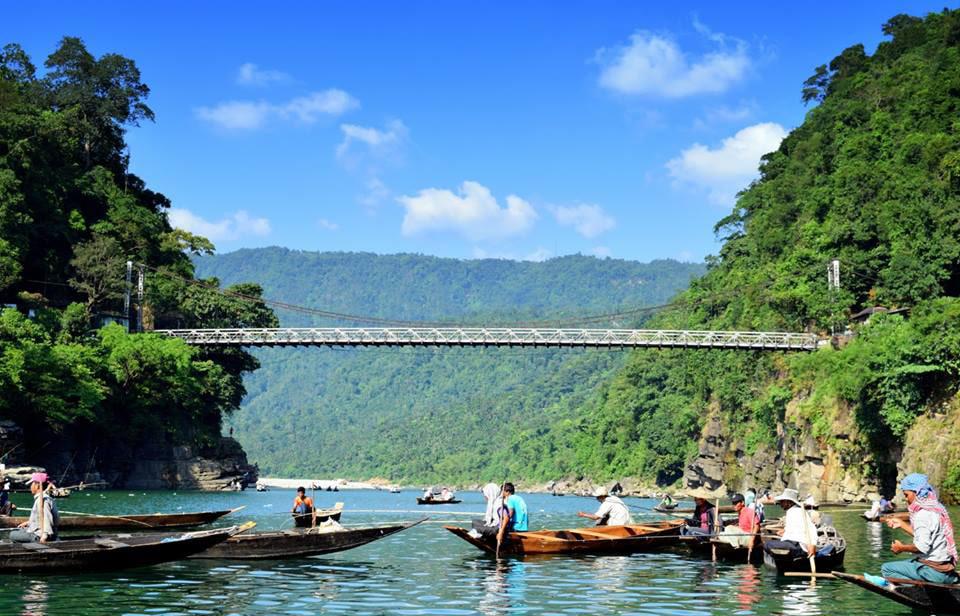 Filming at Dawki Bridge| Filmapia - real sites . reel sites