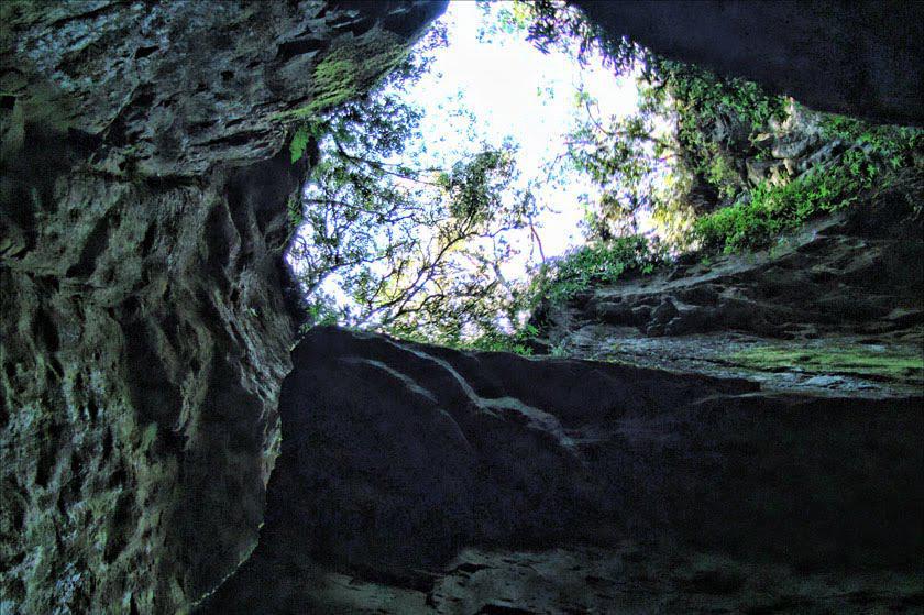Filming at Guna Cave (Devils Kitchen)| Filmapia - real sites . reel sites