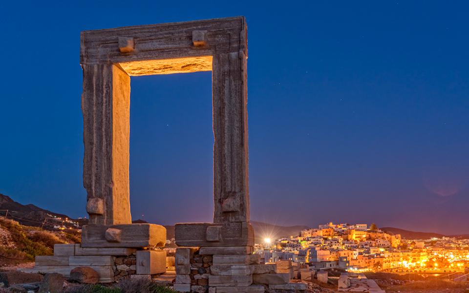 Filming at Portara - Apollo Temple| Filmapia - real sites . reel sites