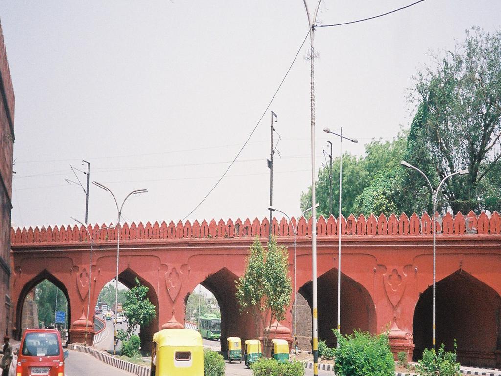 Filming at Salimgarh Fort| Filmapia - real sites . reel sites