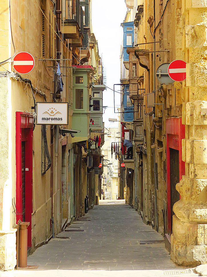 Filming at Strait Street Valletta| Filmapia - real sites . reel sites