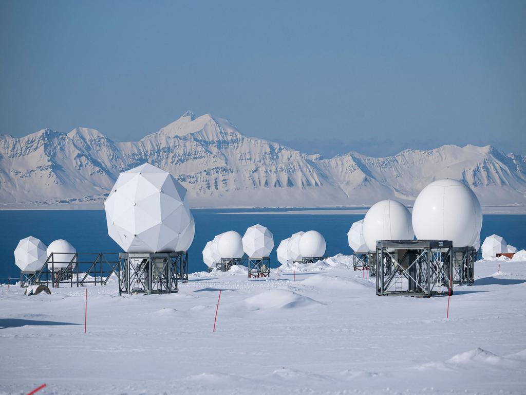 Filming at Svalbard Satellite Station| Filmapia - real sites . reel sites